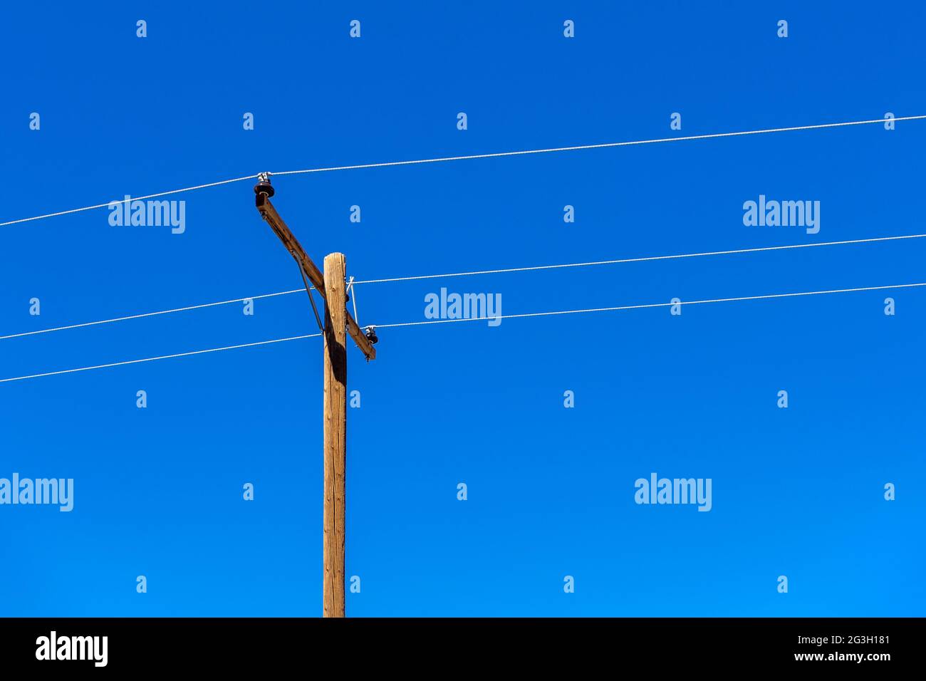Wooden utility pole hi-res stock photography and images - Alamy