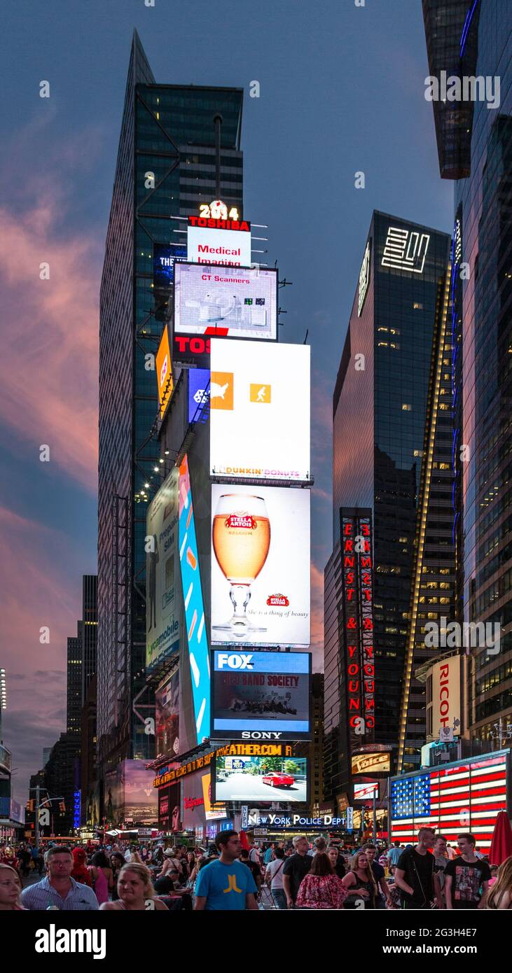 Times square attraction hi-res stock photography and images - Alamy
