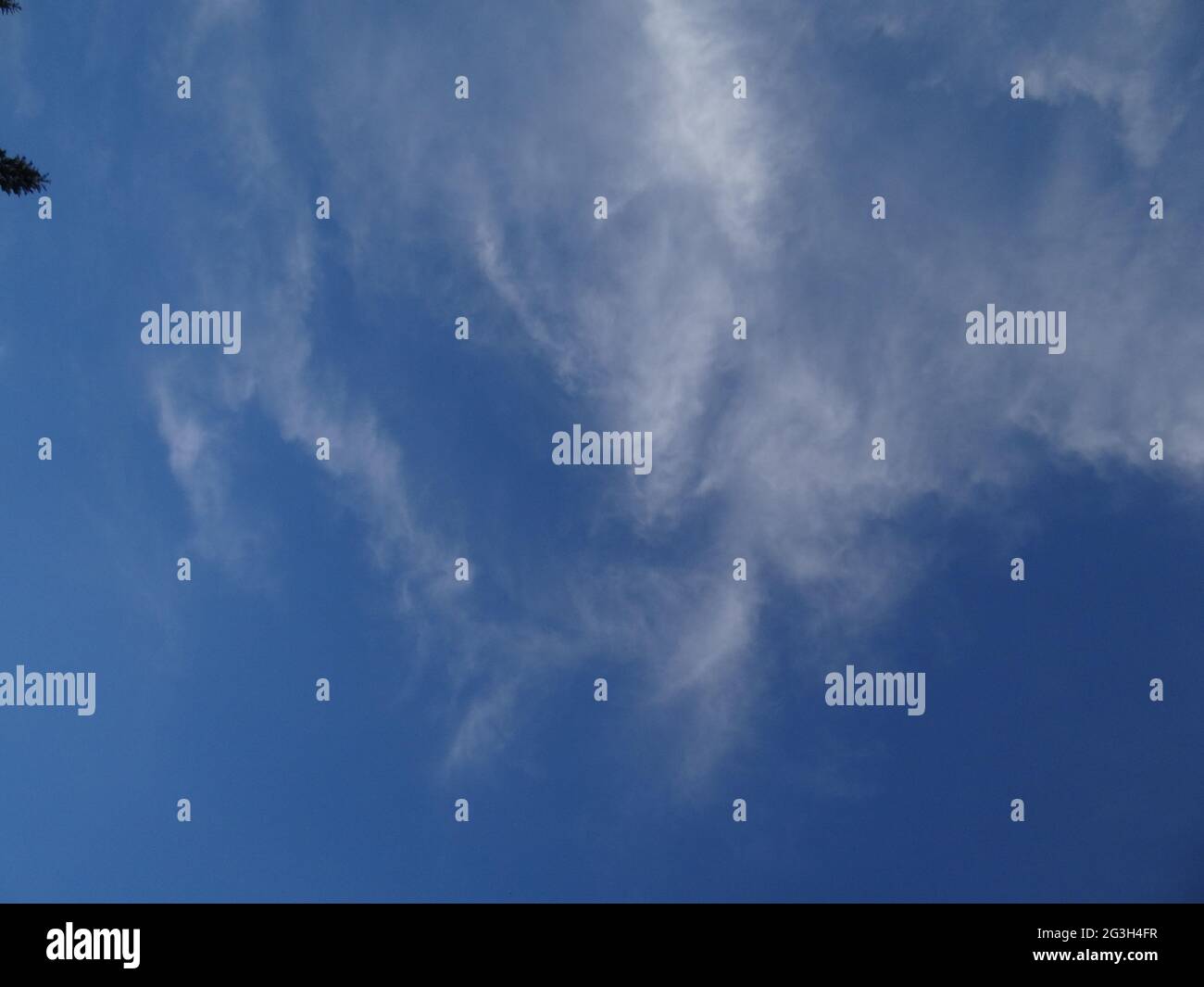 At 6 pm sky hi-res stock photography and images - Alamy