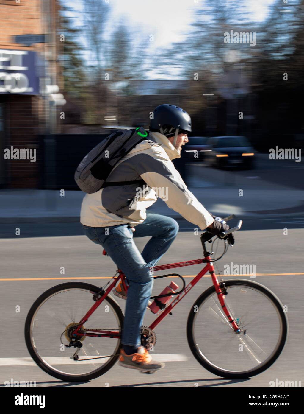 Cyclist in downtown toronto hi-res stock photography and images - Alamy