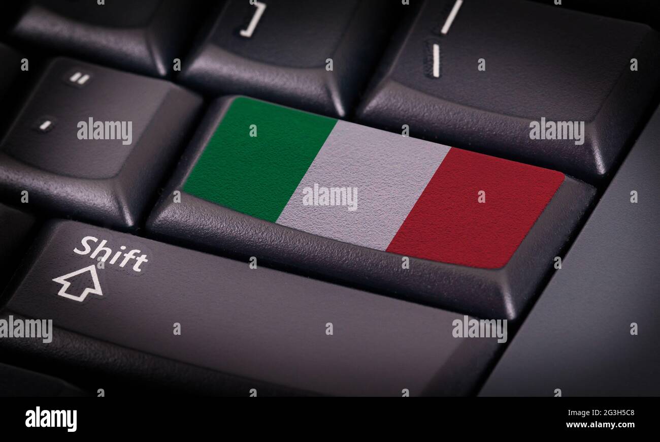 Italy flag on button hi-res stock photography and images - Alamy