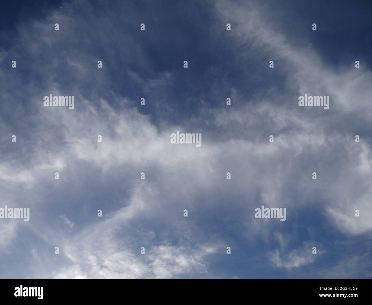 At 6 pm sky hi-res stock photography and images - Alamy