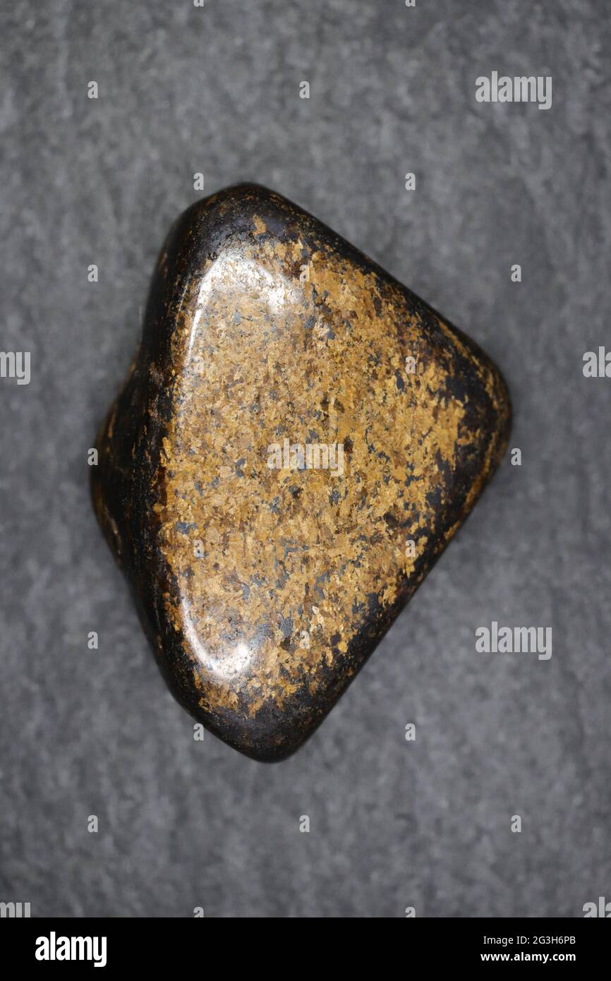 Bronzite crystal hi-res stock photography and images - Alamy