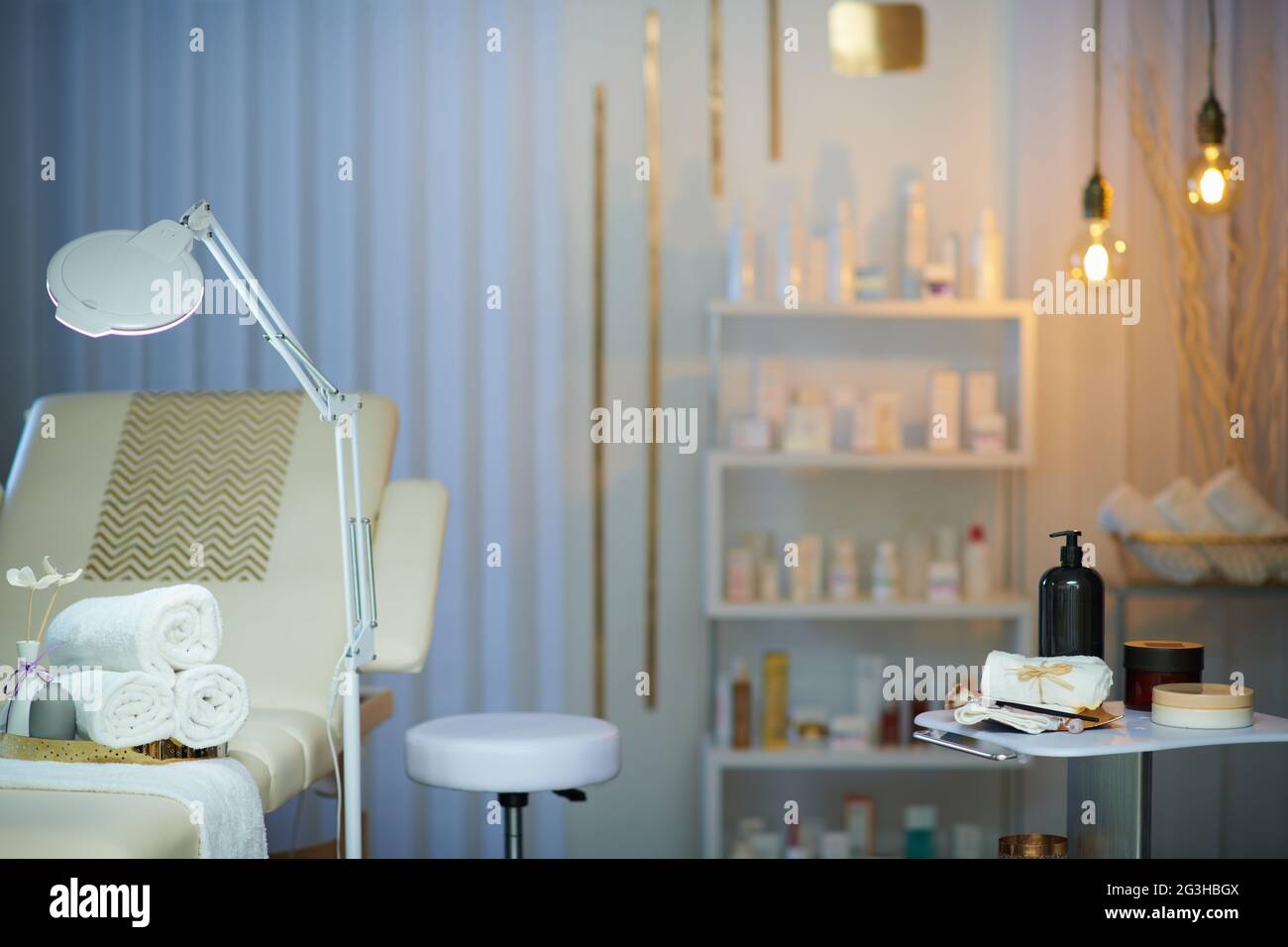 Beauty salon interior hi-res stock photography and images - Alamy