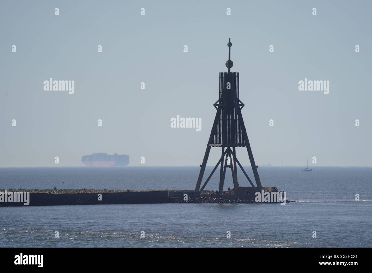 Kugelbake and container ship hi-res stock photography and images - Alamy