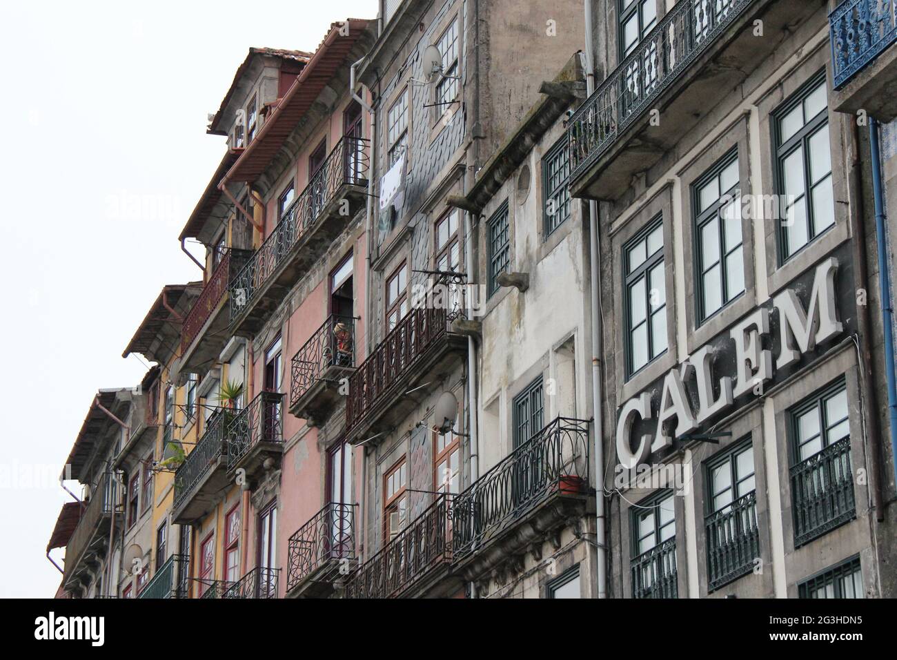 flat buildings in porto (portugal Stock Photo - Alamy