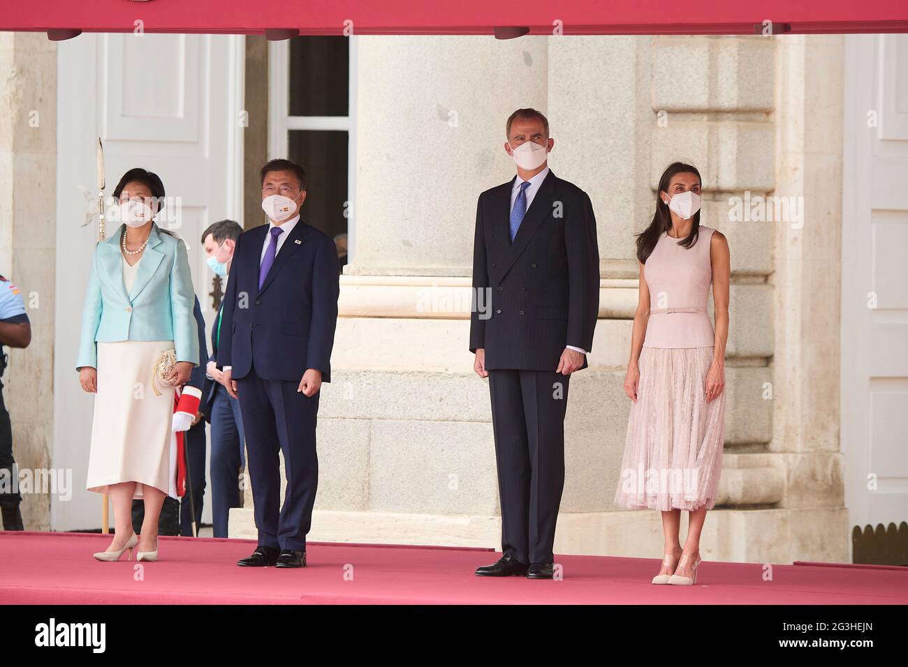 King Felipe and Queen Letizia welcome the president of Korea, Mr. Moon ...