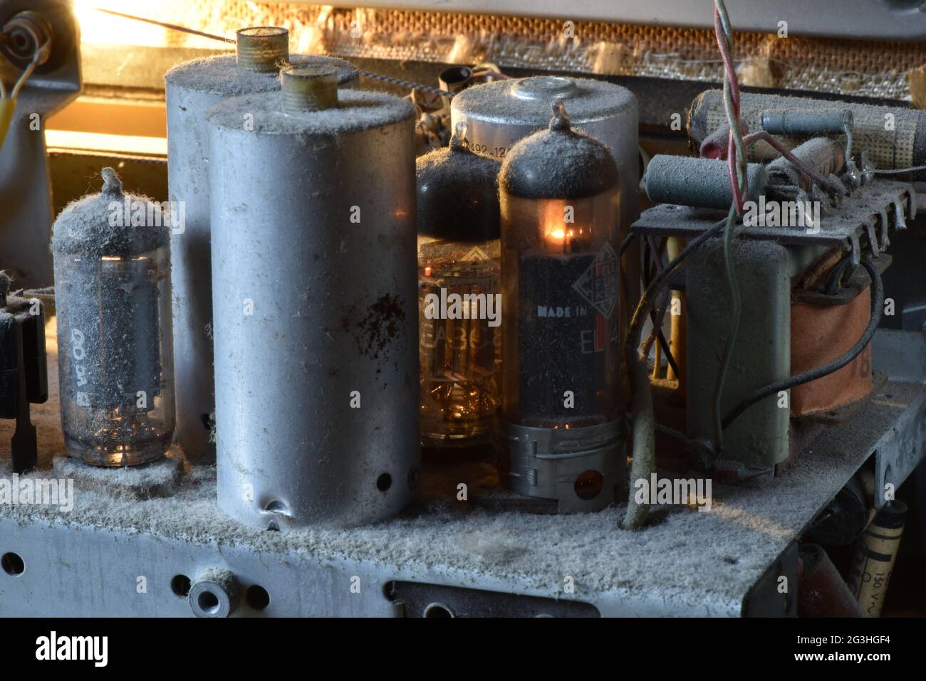 Tube radio hi-res stock photography and images - Alamy