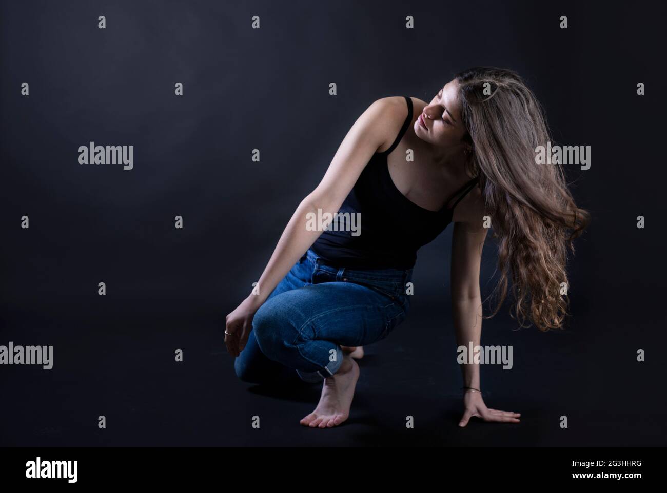 Female modern dancer Stock Photo - Alamy
