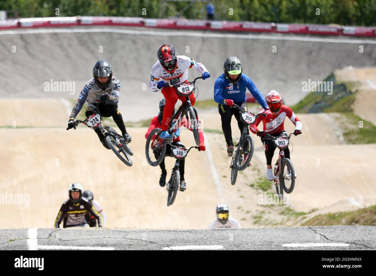 Tatyan LUI HIN TSAN of France (224), Stefan HEIL of Germany (813 ...