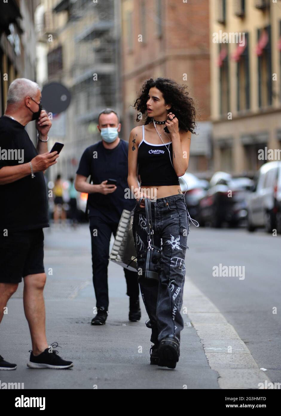 Milan, Chiara Scelsi strolls in the center The supermodel Chiara Scelsi ...