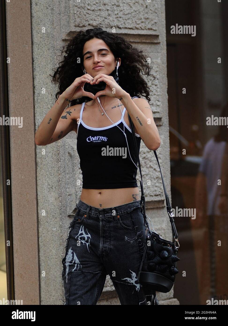 Milan, Chiara Scelsi strolls in the center The supermodel Chiara Scelsi ...