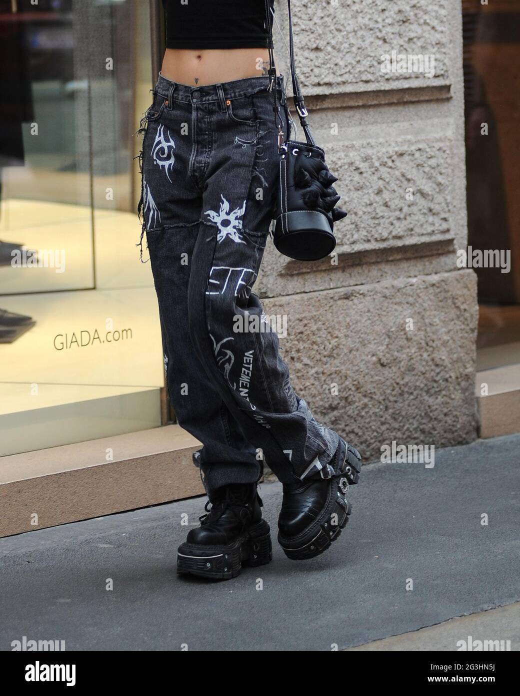 Milan, Chiara Scelsi strolls in the center The supermodel Chiara Scelsi ...