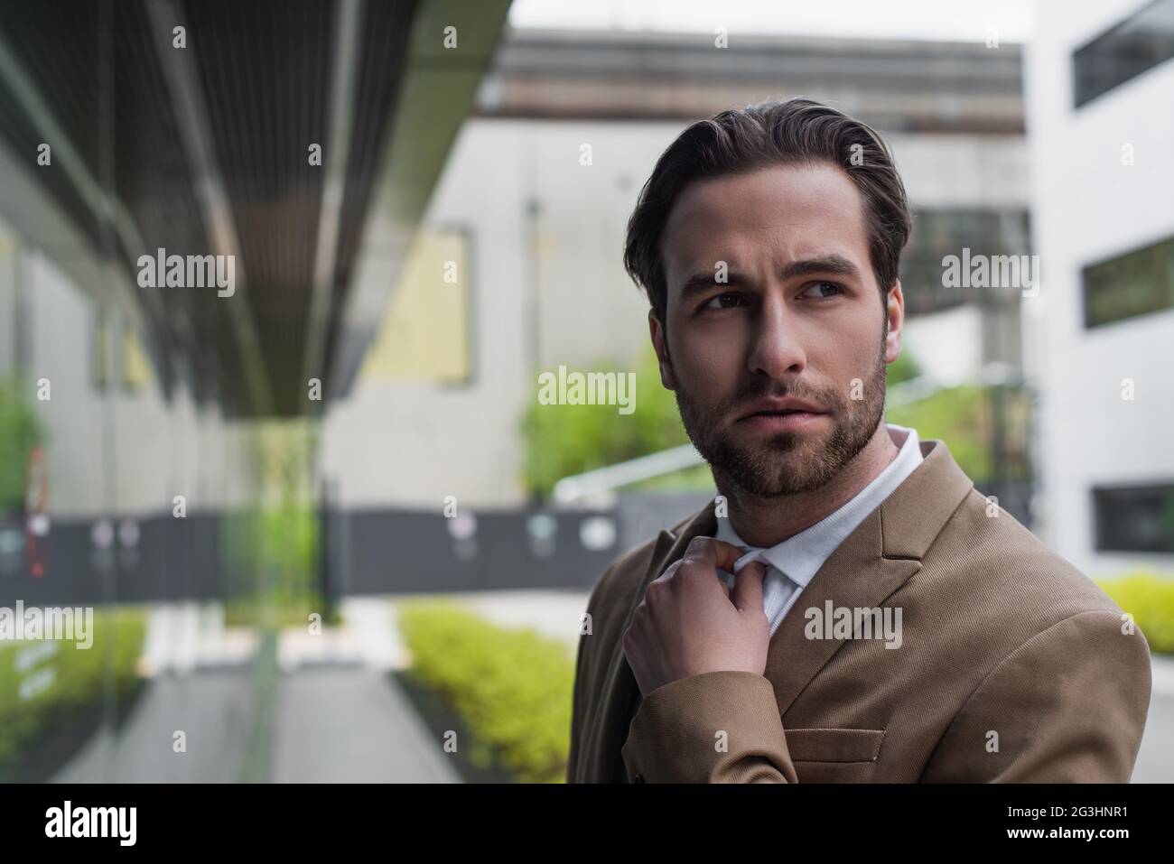 Worried business man outside hi-res stock photography and images - Alamy