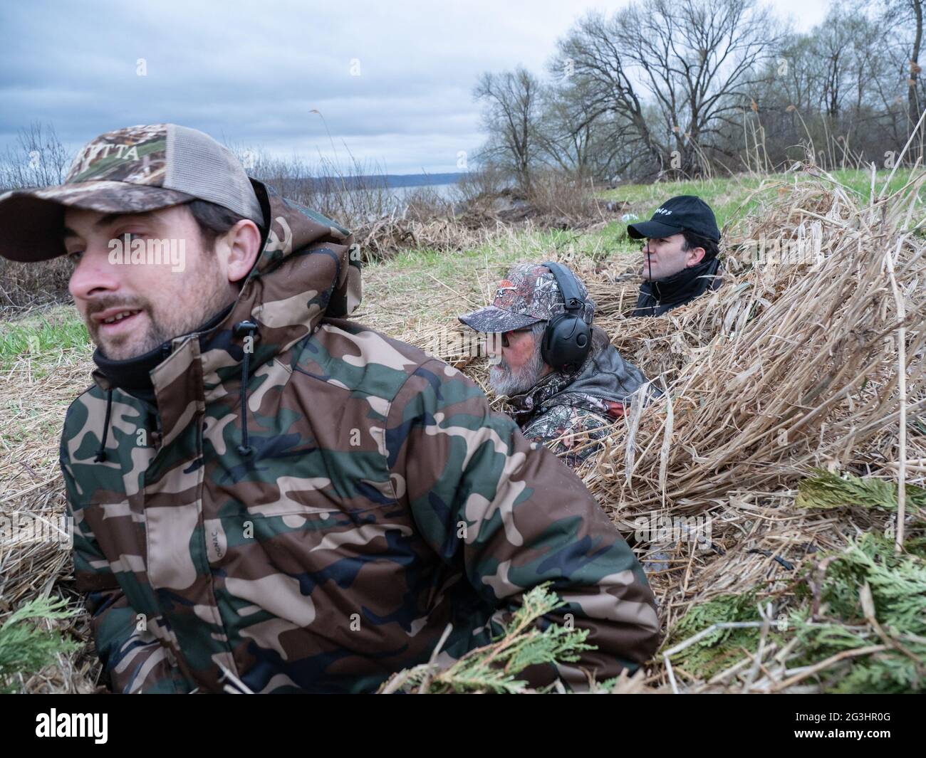 Hunting wild geese ducks snow geese goose hunt Stock Photo - Alamy