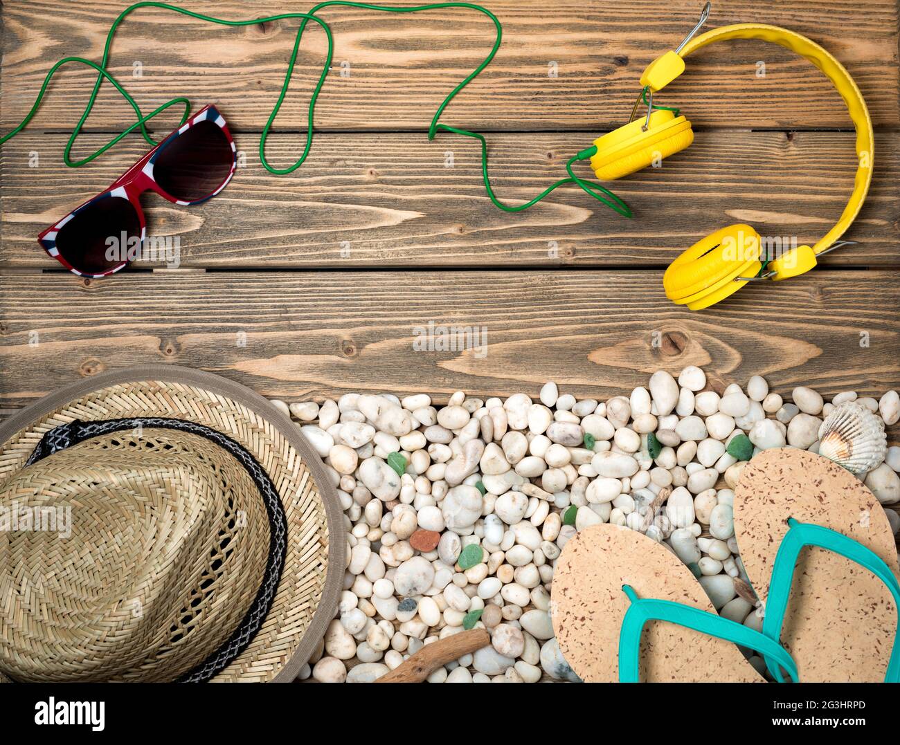 Plastic and sea shells hi-res stock photography and images - Alamy