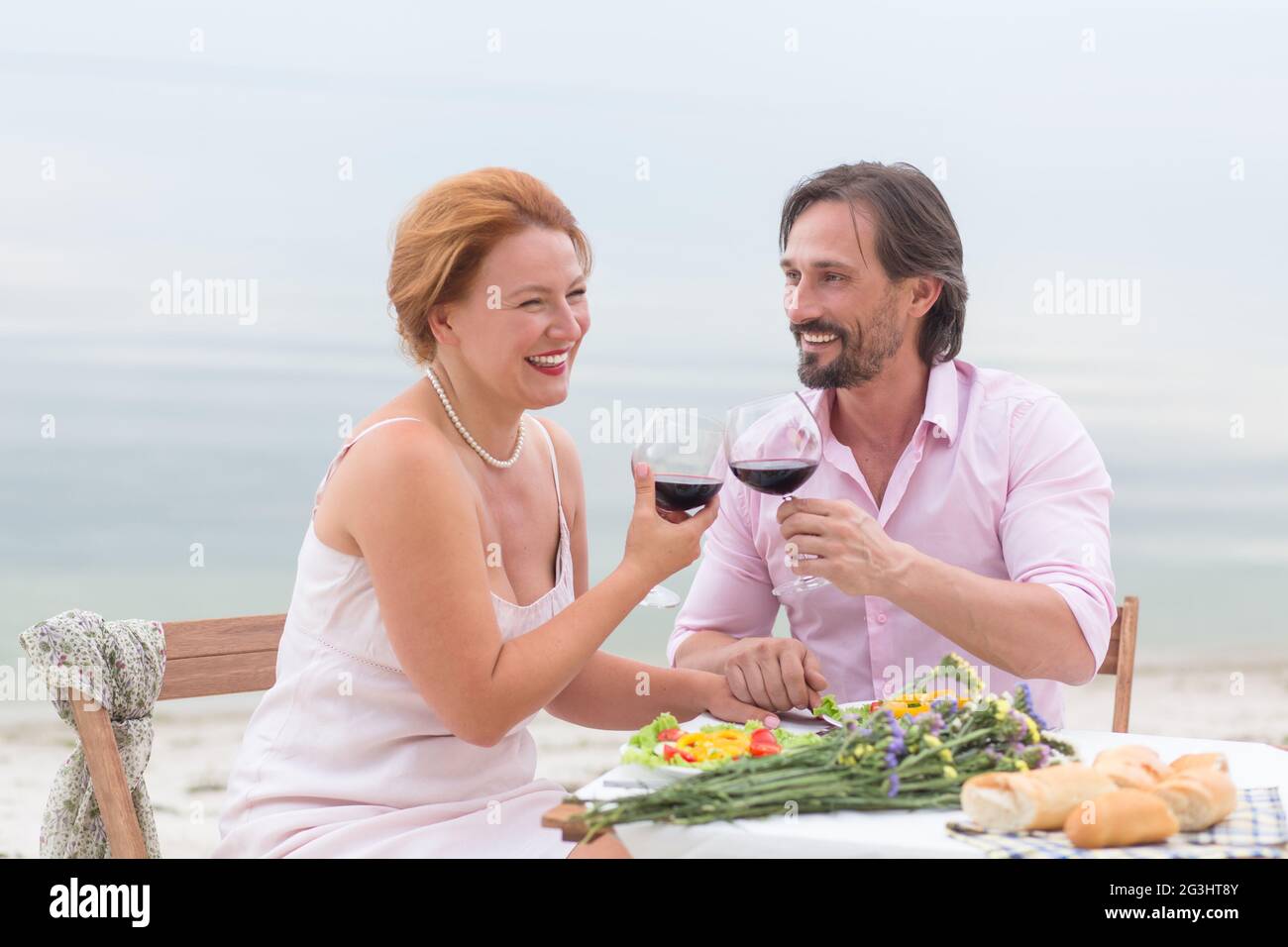 Mature men beach hi-res stock photography and images - Alamy