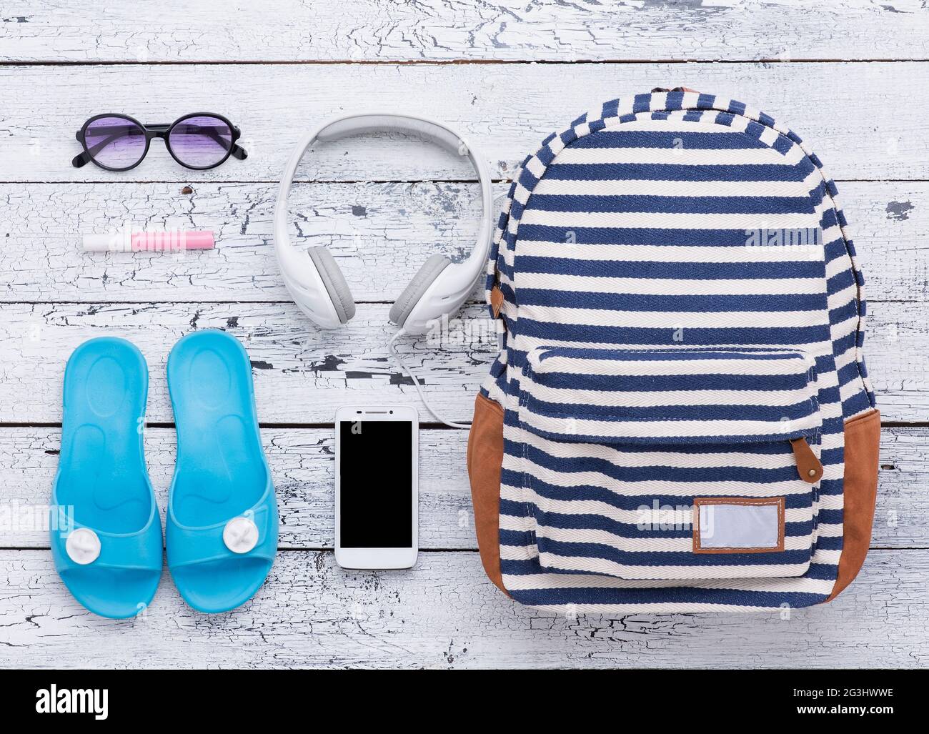 Summer objects on wooden Stock Photo - Alamy