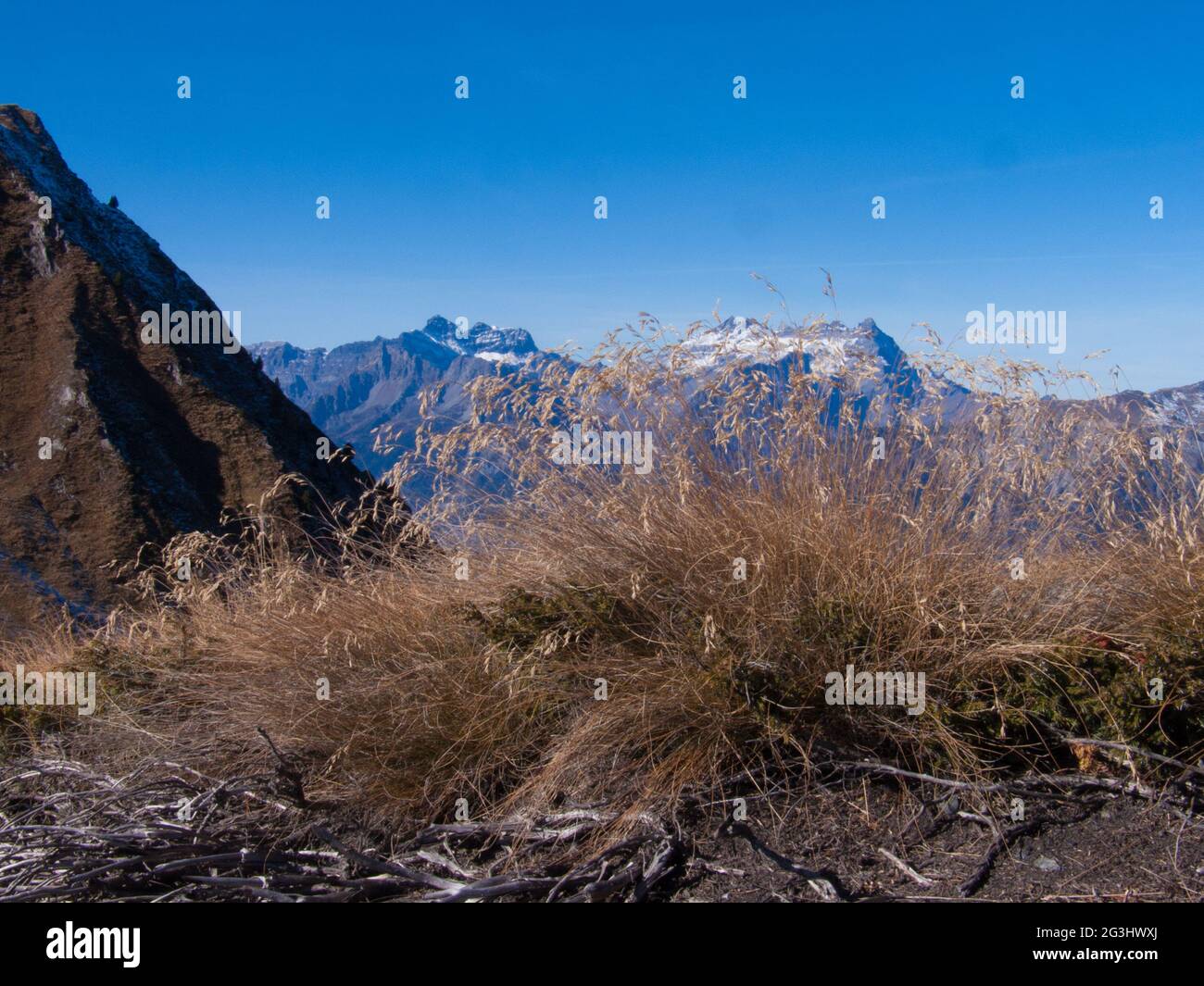 Foreground mountain hi-res stock photography and images - Alamy
