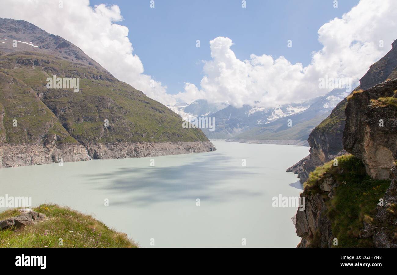 The green waters of Lake Dix - Dam Grand Dixence - Switzerland Stock ...