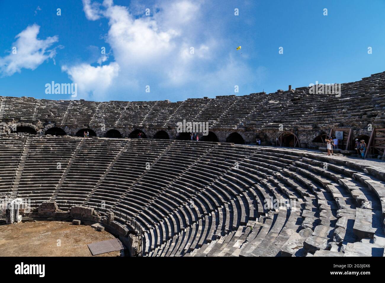 Side amphitheater hi-res stock photography and images - Alamy
