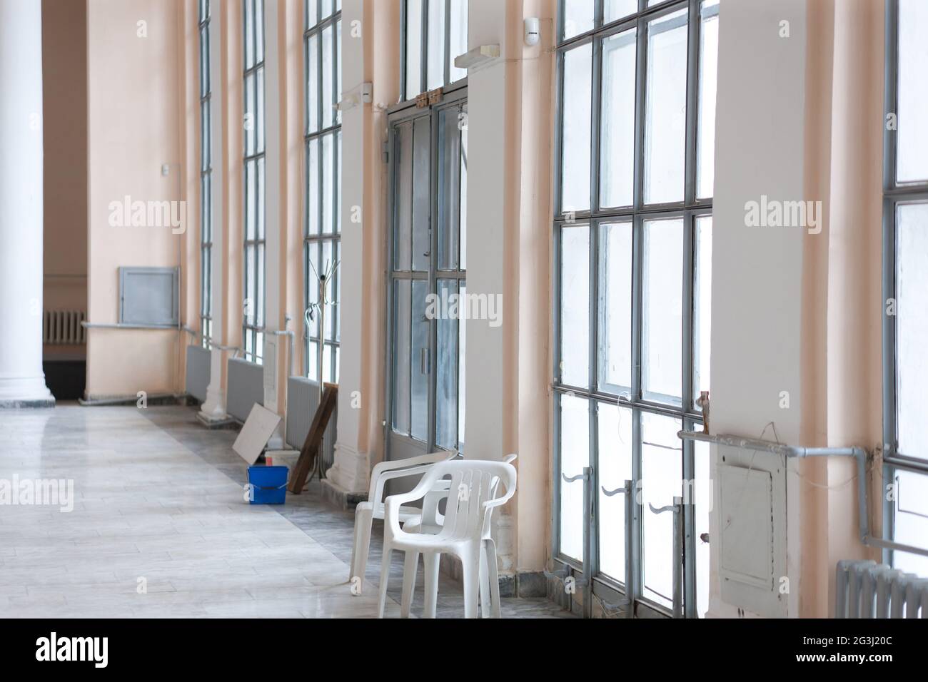 Modern windows and furniture hi-res stock photography and images - Alamy