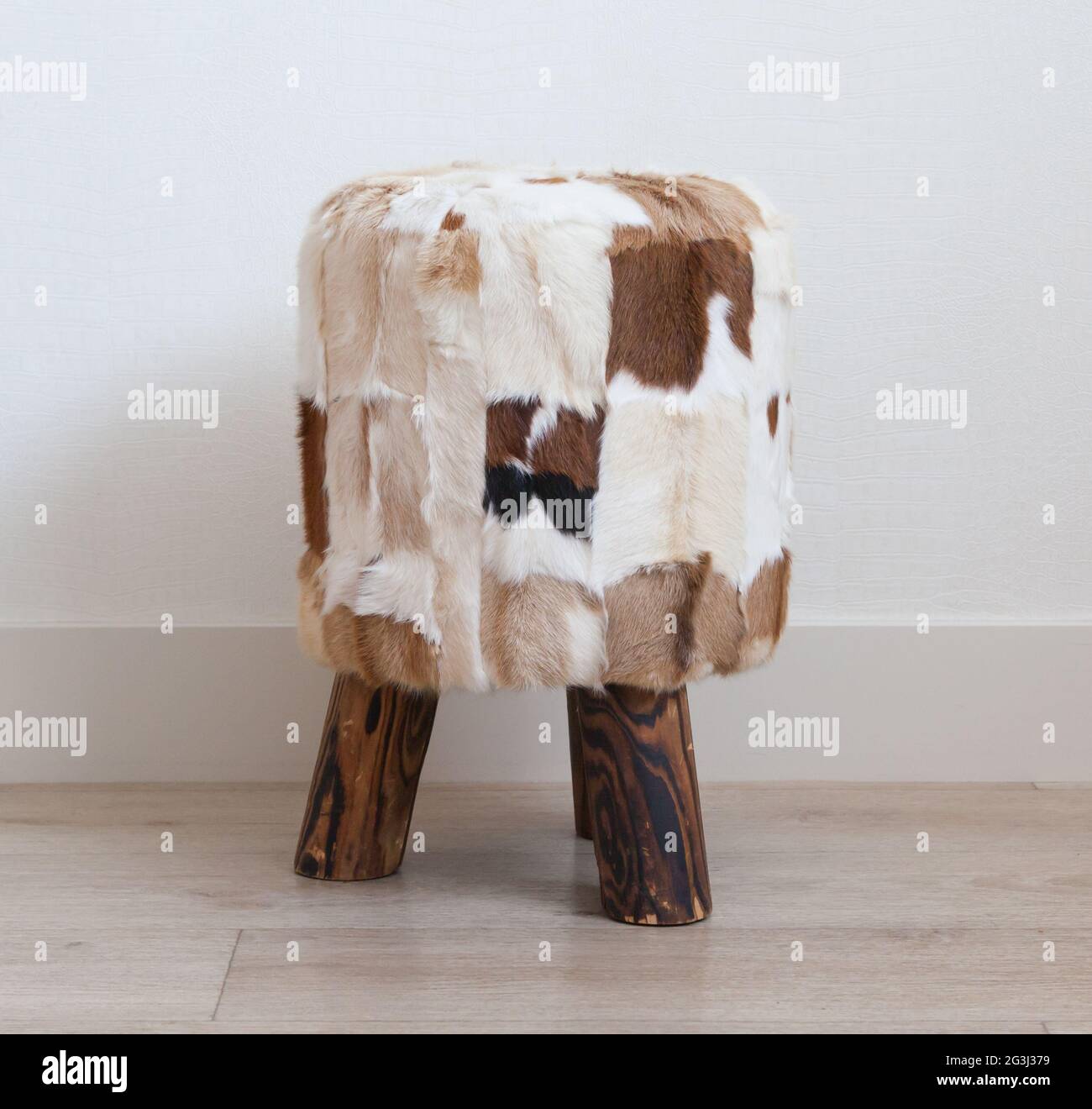 Tripod stool hi-res stock photography and images - Alamy