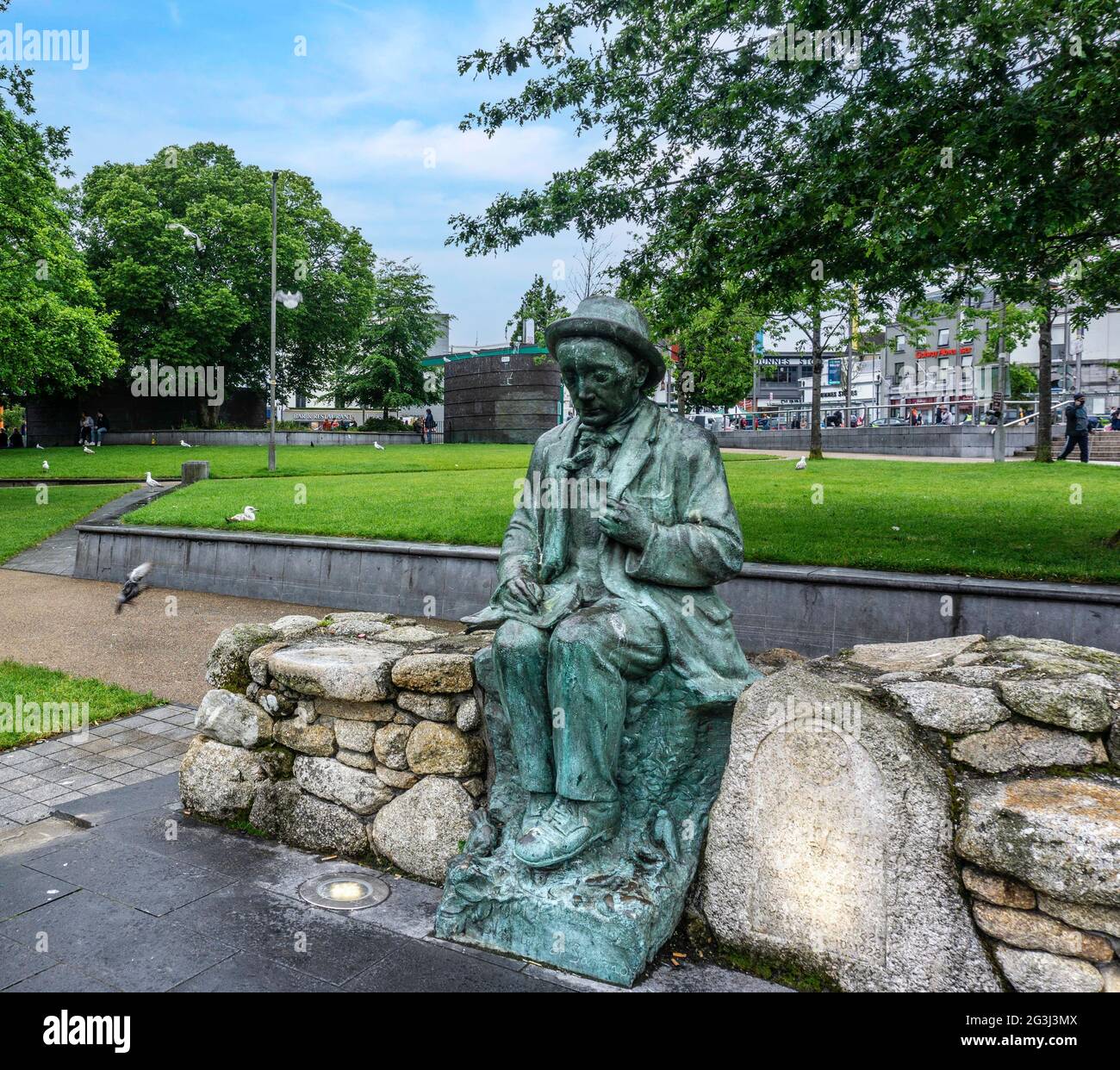 Galway sculpture eyre square galway hi-res stock photography and images ...