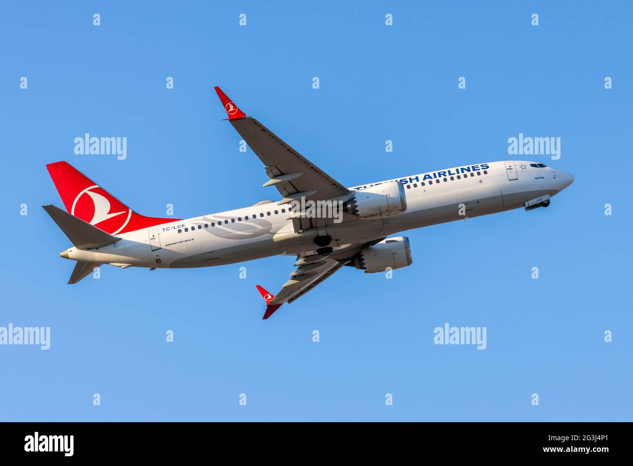 Turkish Airlines Boeing 737-8 MAX (REG: TC-LCE) departing runway 13 ...