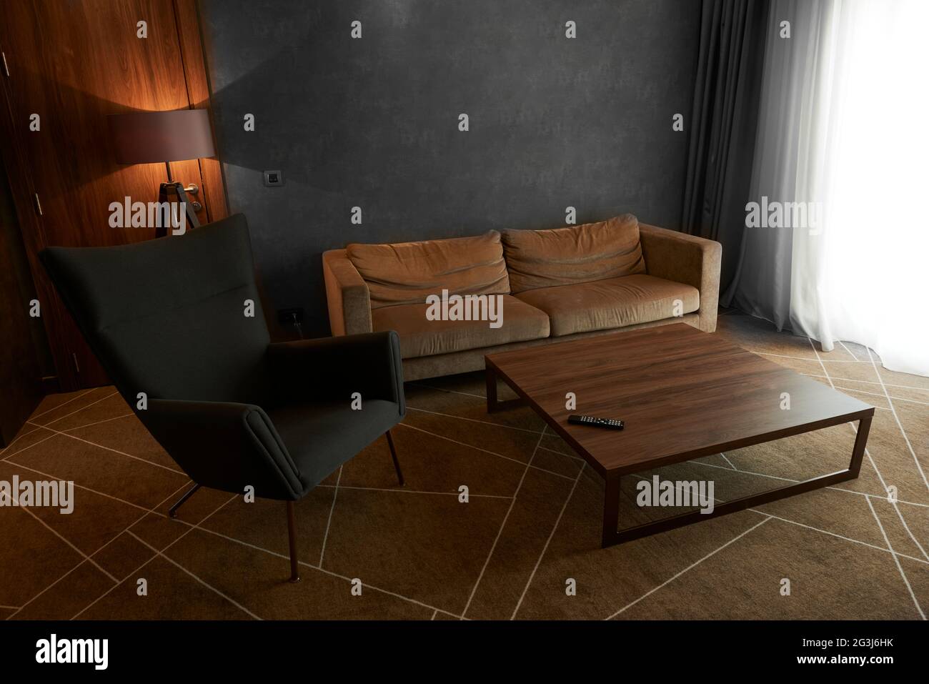 Dimly lit room hi-res stock photography and images - Alamy