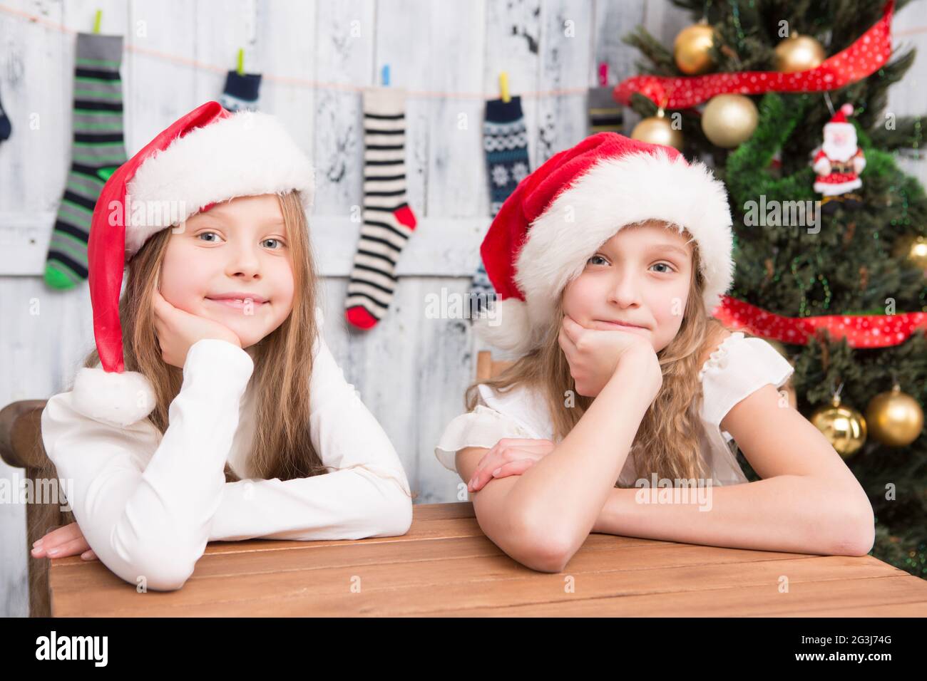 Waiting children hi-res stock photography and images - Alamy