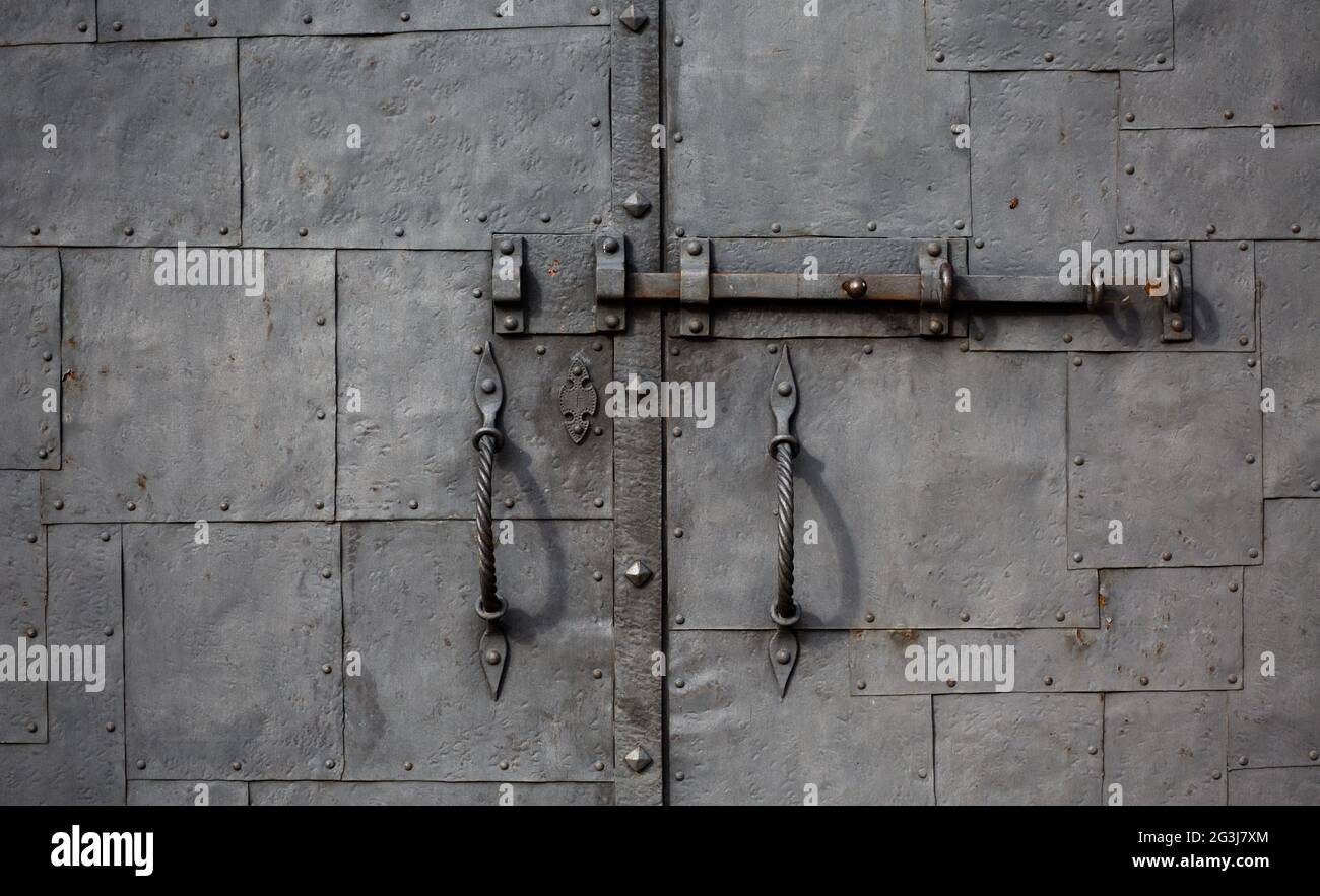 Closed gate of cathedral hi-res stock photography and images - Alamy