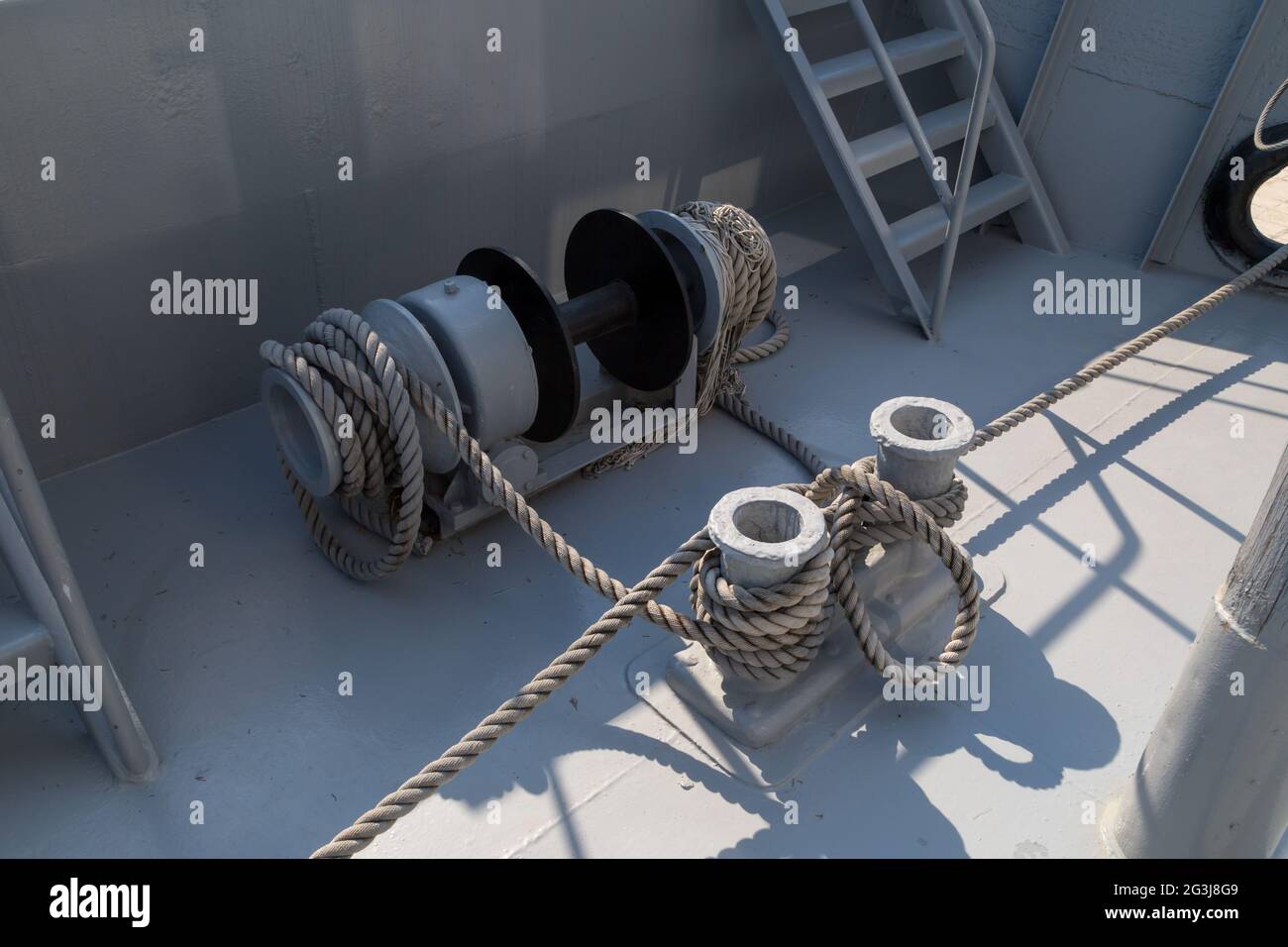 Boat rope holder hi-res stock photography and images - Alamy