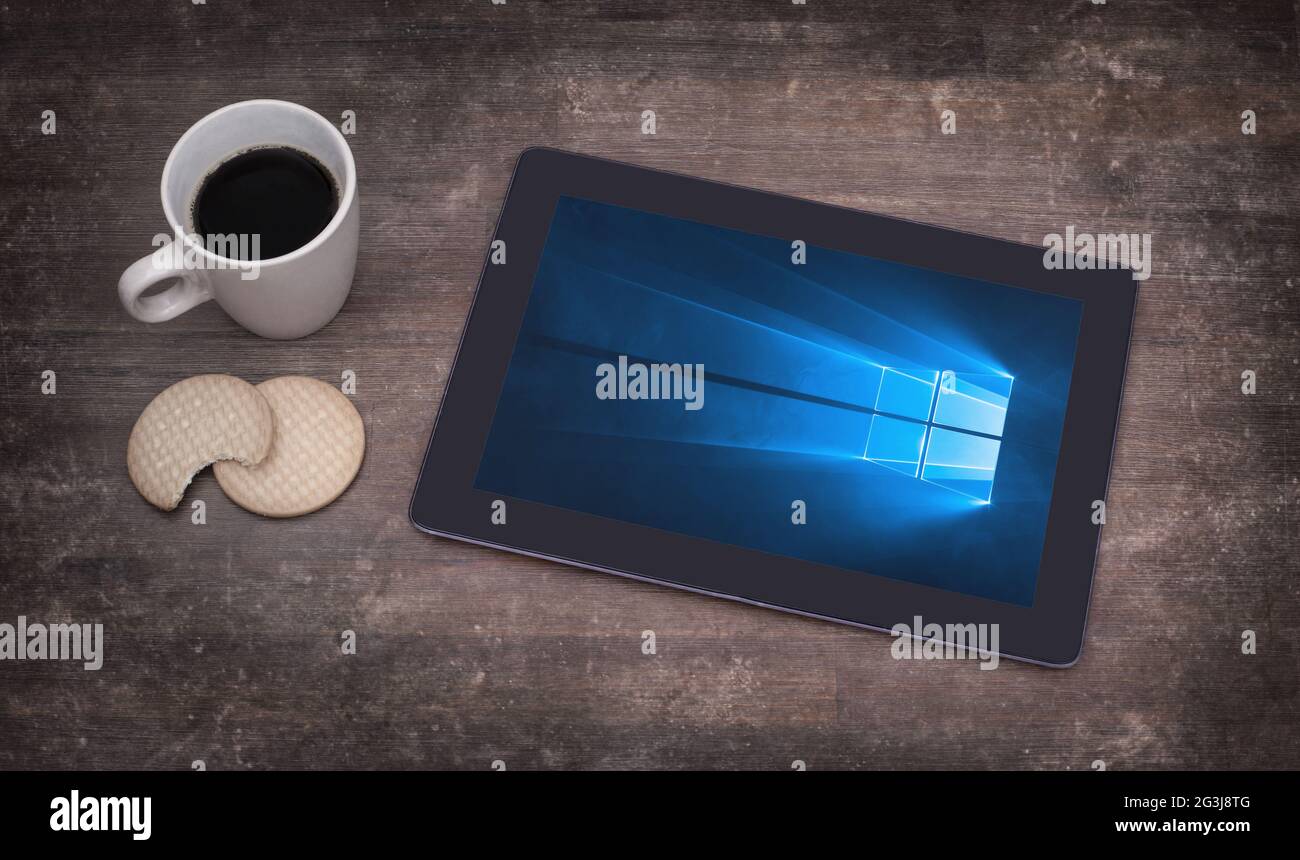 Wallpaper of windows 10 hi-res stock photography and images - Alamy