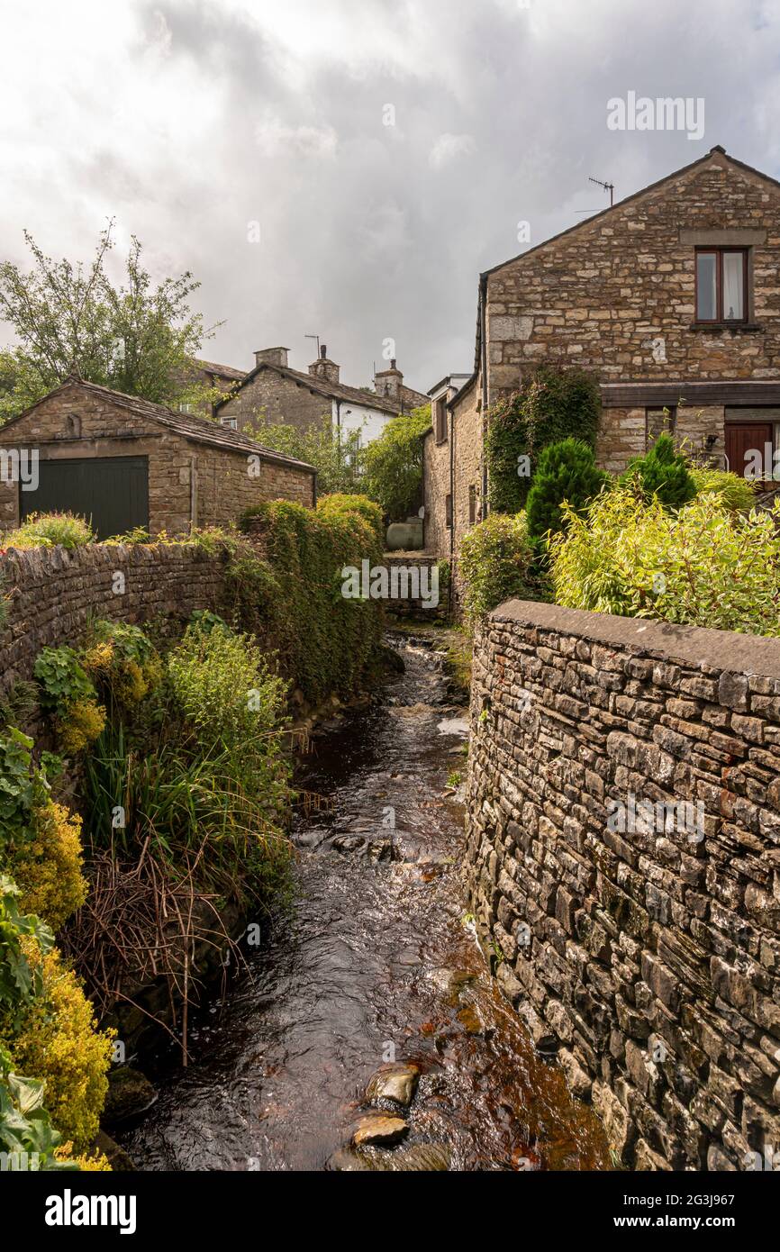River dent in dentdale in hi-res stock photography and images - Alamy