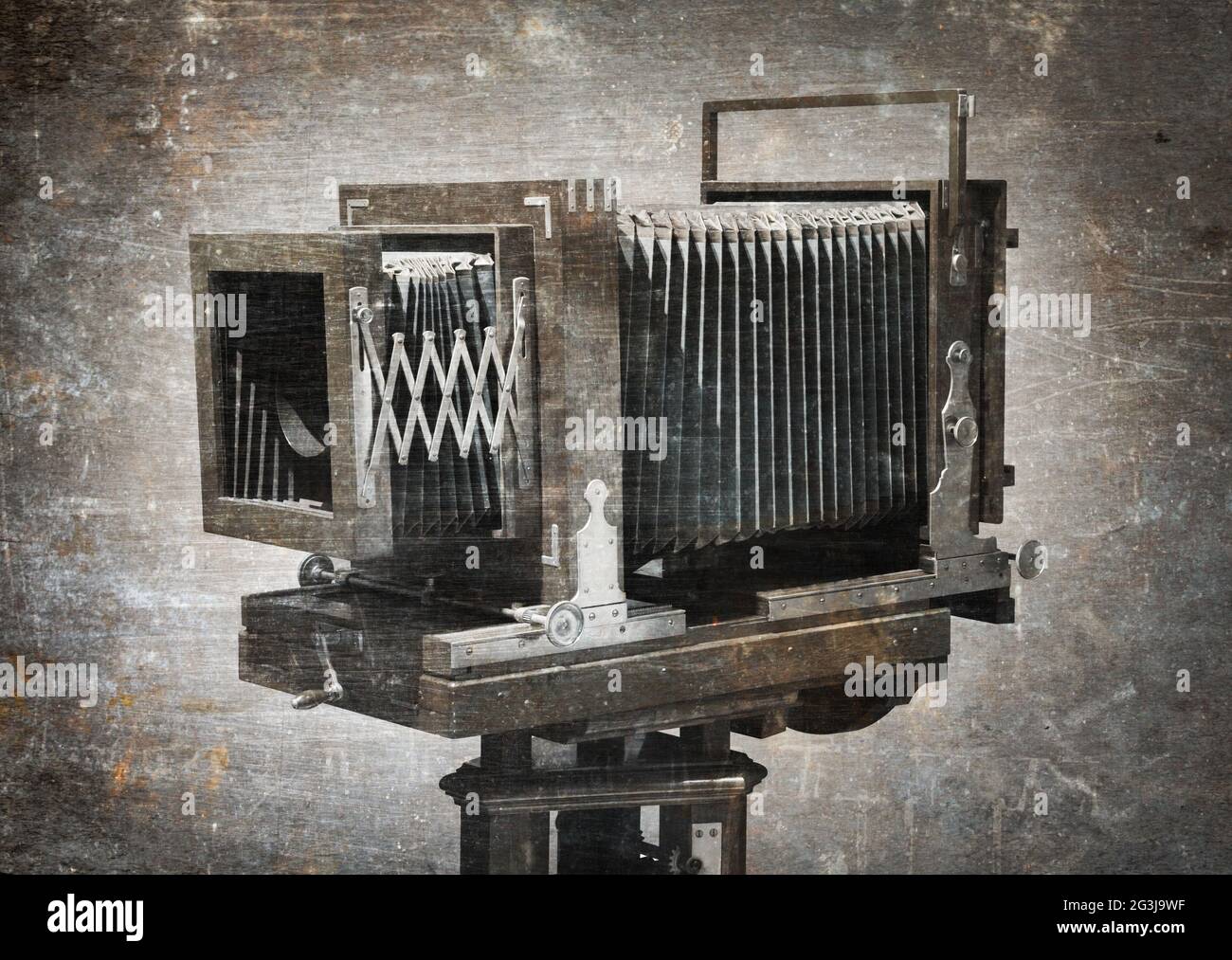 Old wooden camera Stock Photo - Alamy