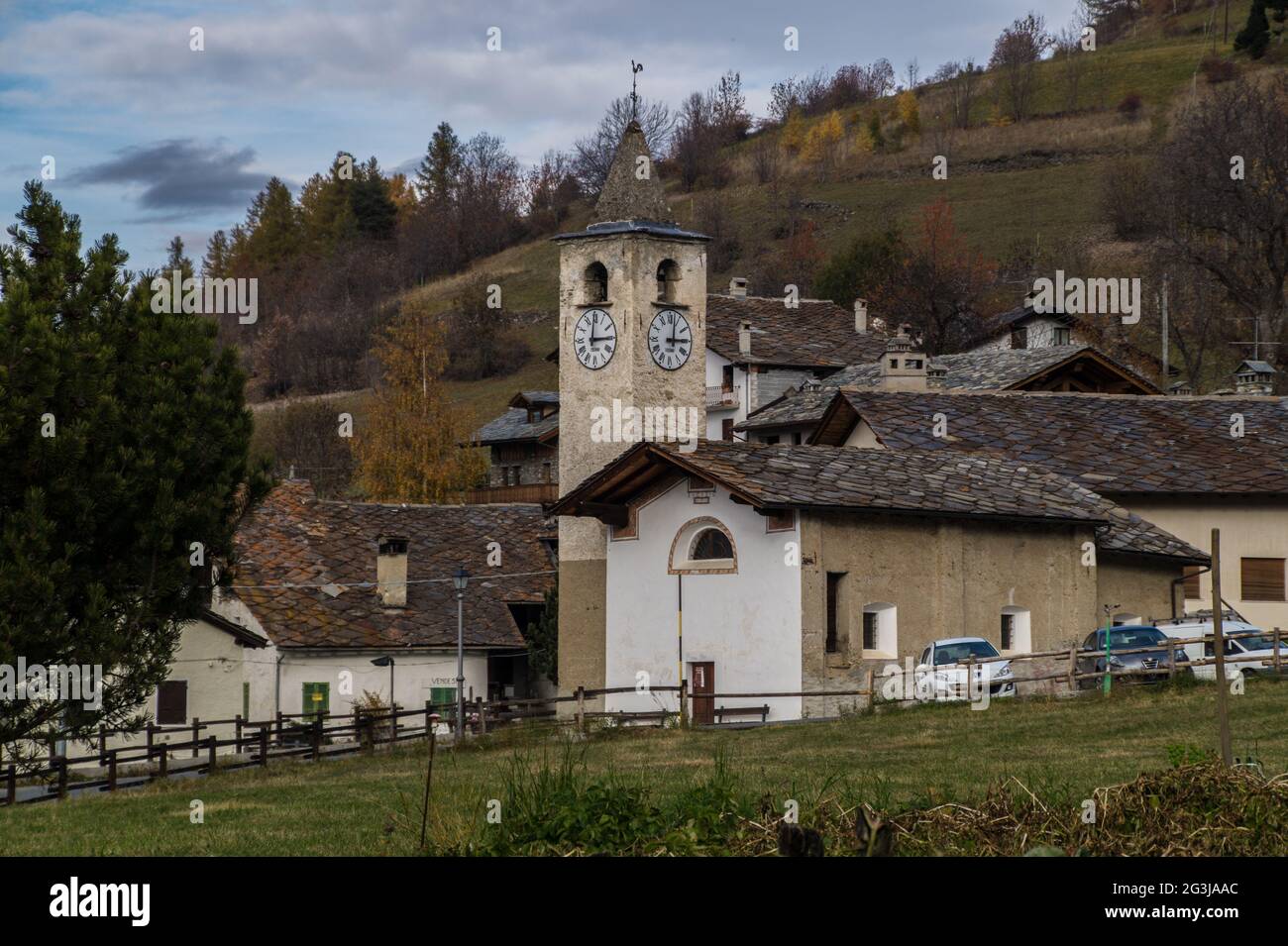 Scenic italian countryside hi-res stock photography and images - Alamy