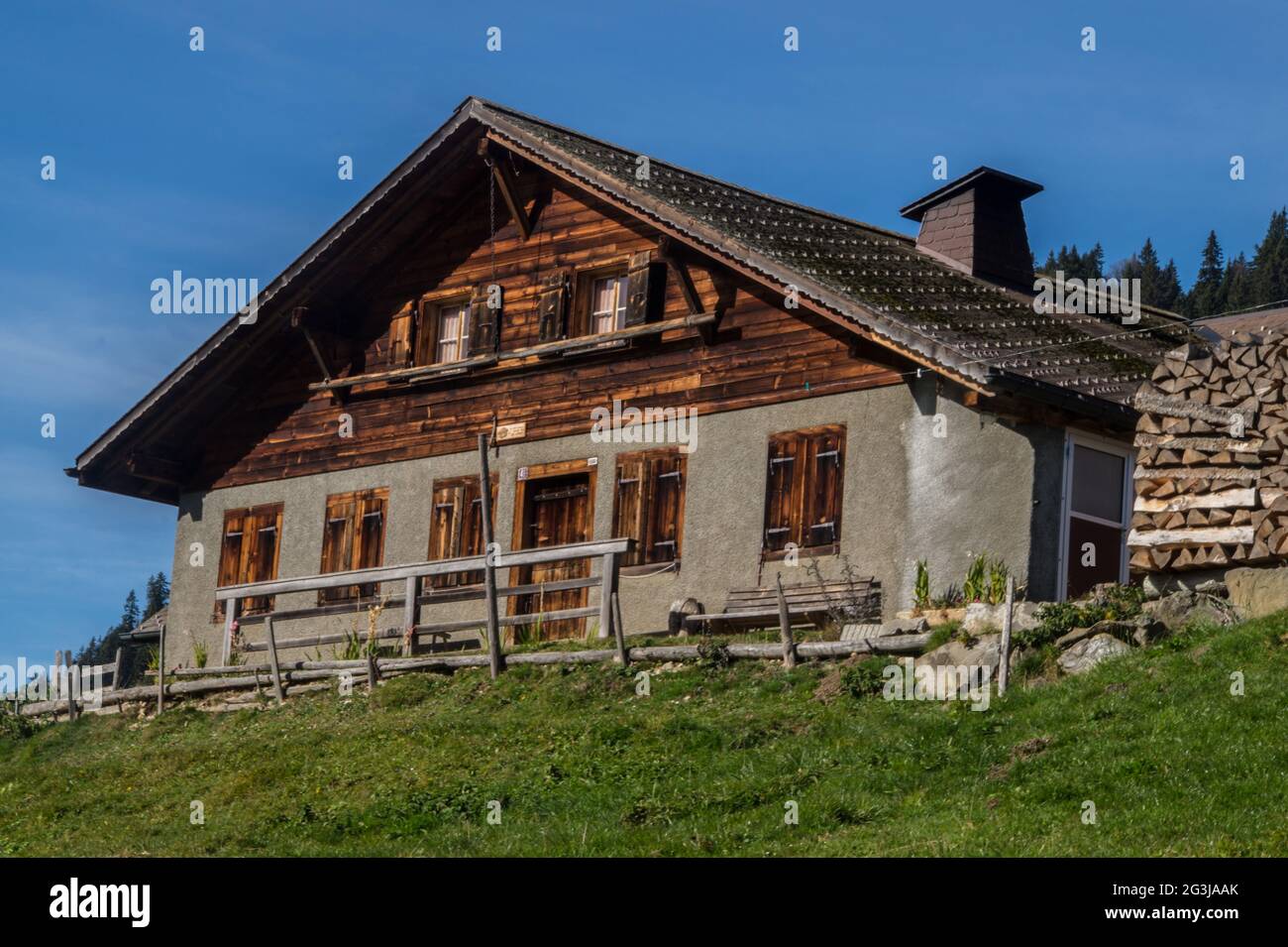 Swiss country house hi-res stock photography and images - Alamy