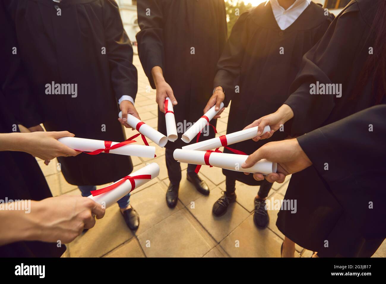 Graduate graduation university hi-res stock photography and images - Alamy