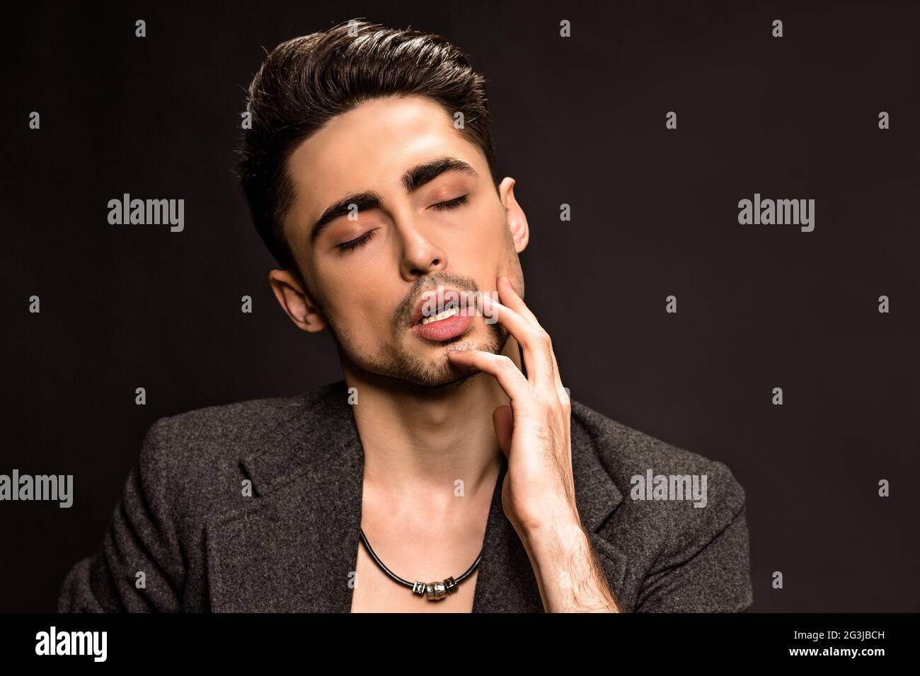 Studio face portrait hi-res stock photography and images - Alamy