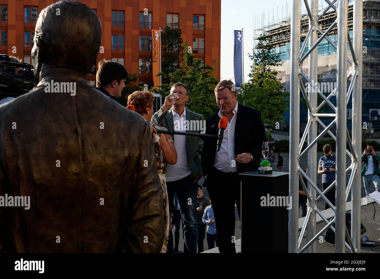 Statue martin koeman hi-res stock photography and images - Alamy