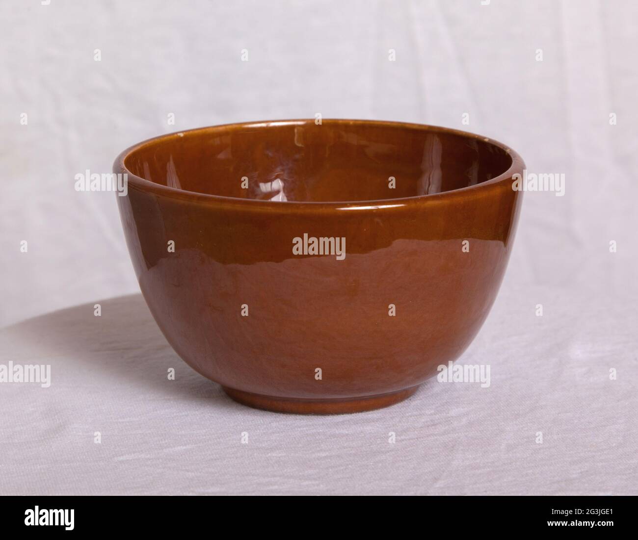 Vintage empty bowl Stock Photo - Alamy