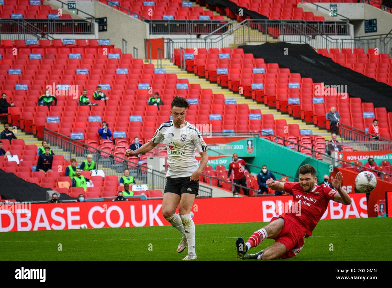 London, England 22 May 2021. The Buildbase FA Trophy Final between ...