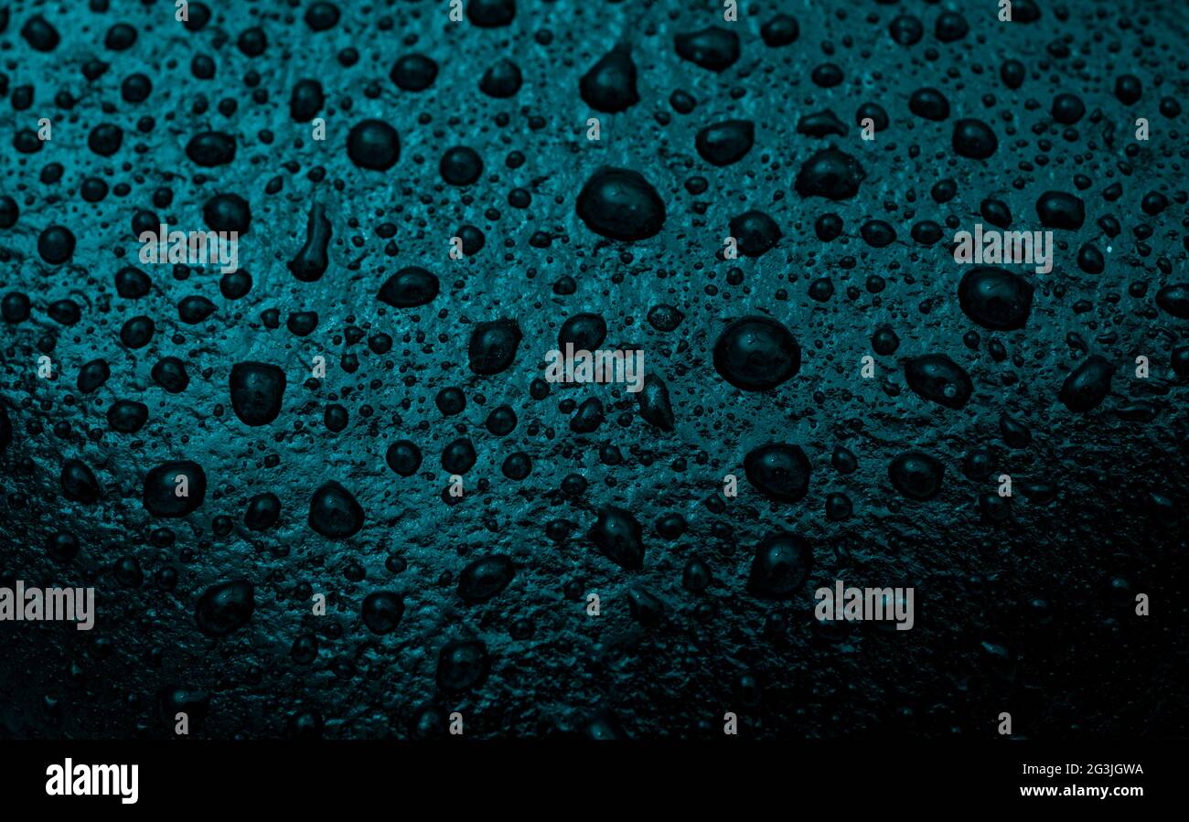 Dewm droplet hi-res stock photography and images - Alamy