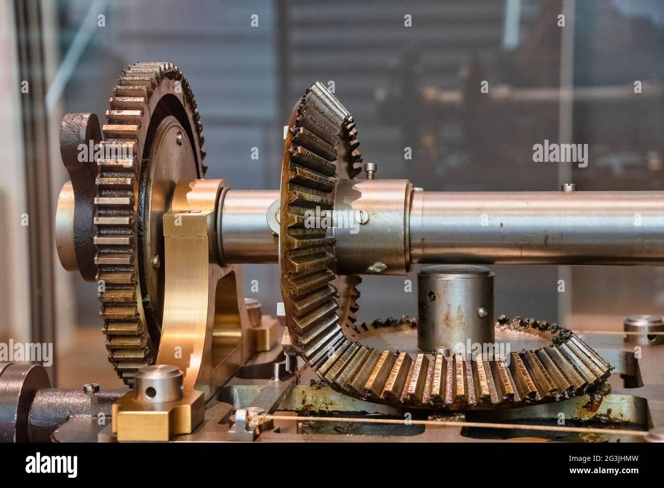 Threaded edge hi-res stock photography and images - Alamy