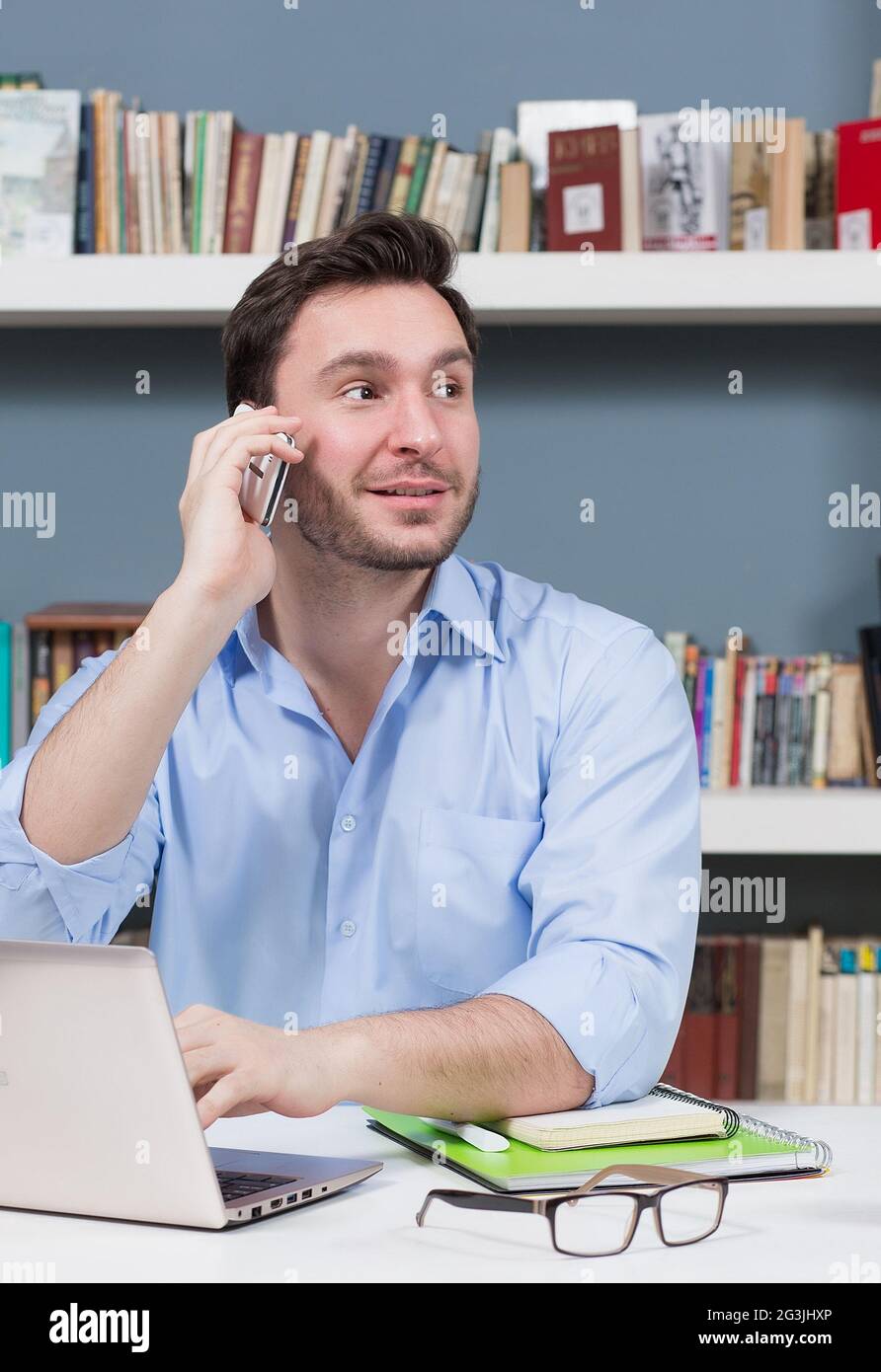 Male speaking hi-res stock photography and images - Alamy