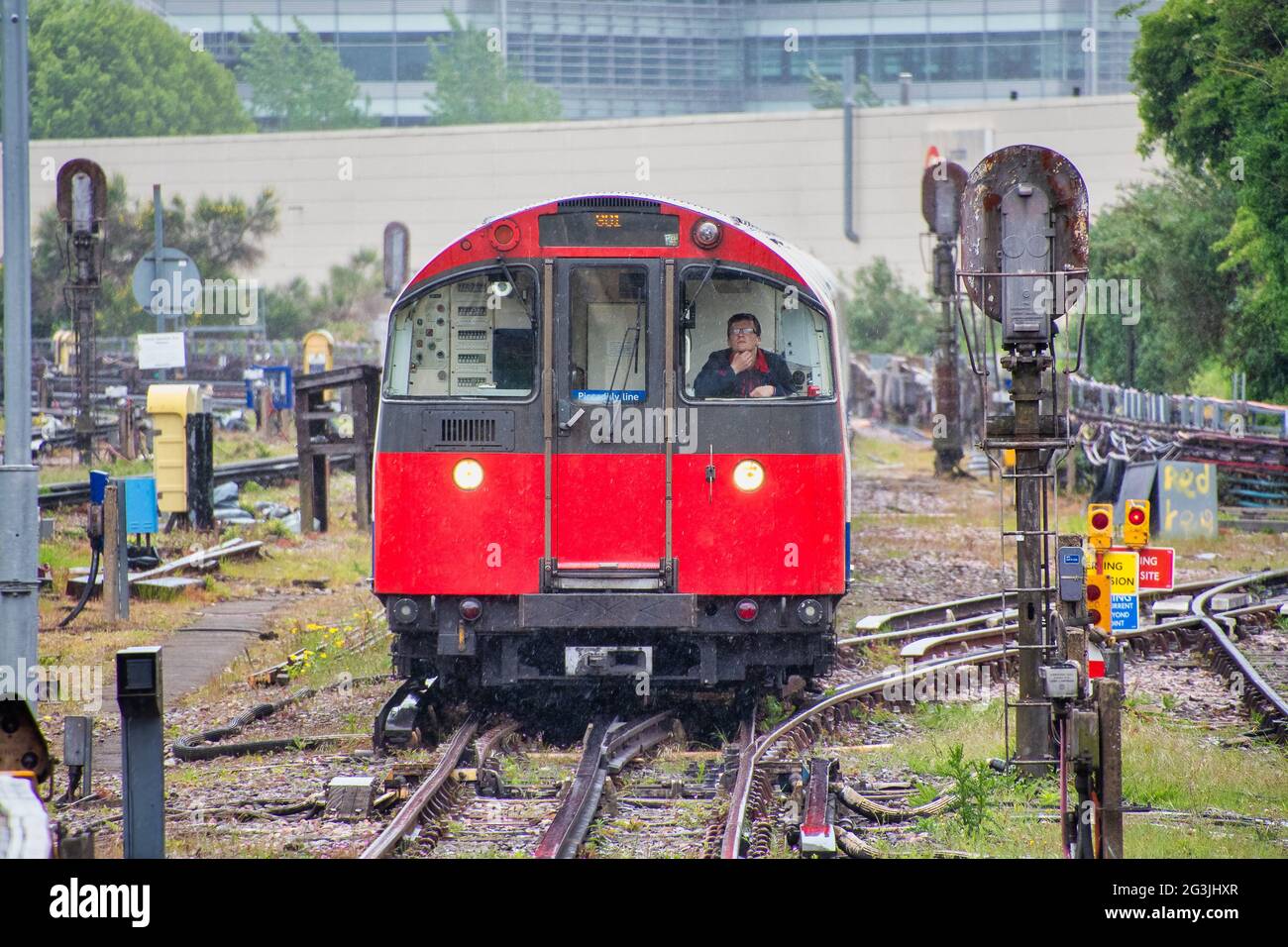Piccadilly line train hi-res stock photography and images - Alamy