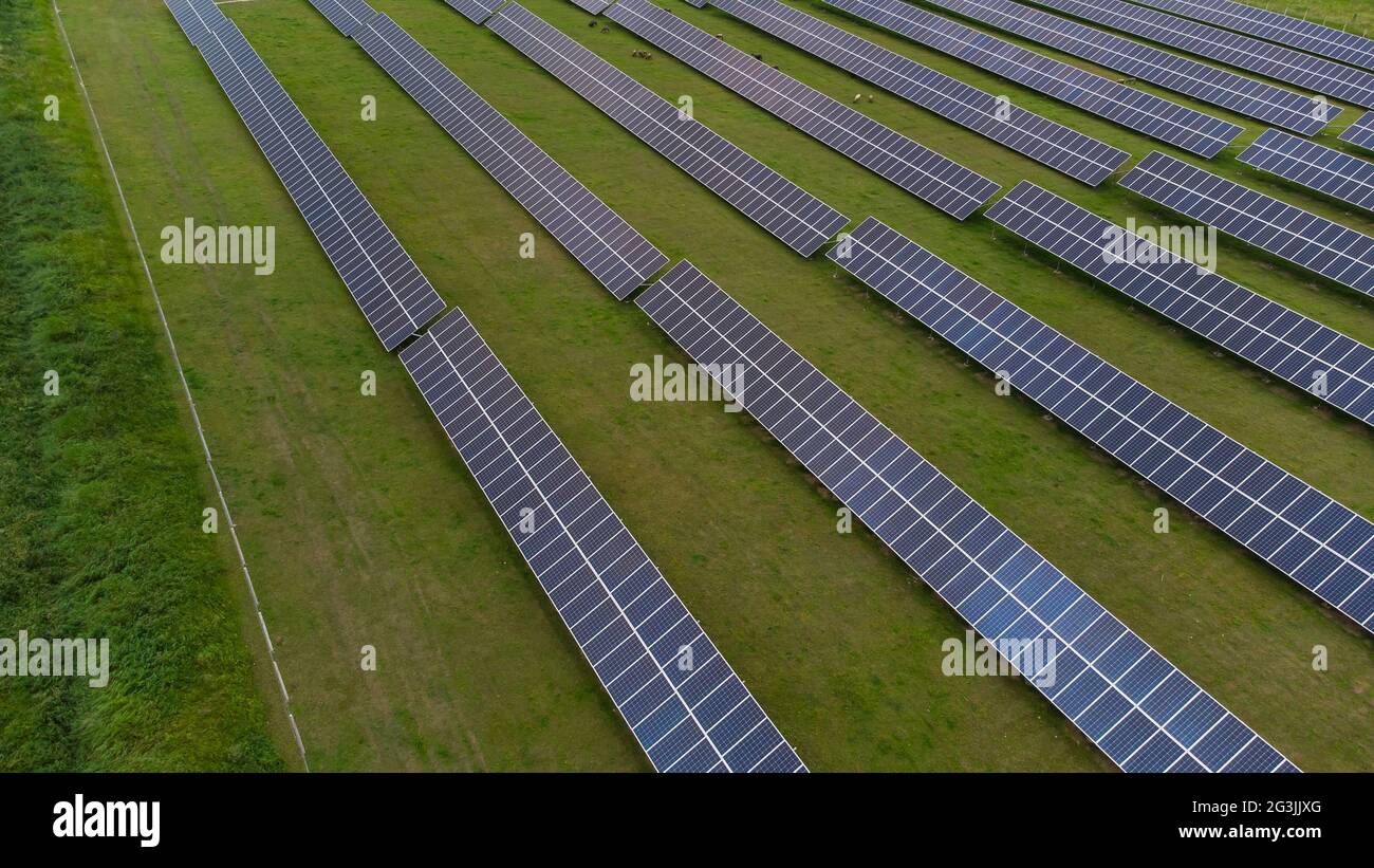 aerial view of solar power station, Aerial Top View of Solar Farm Stock ...