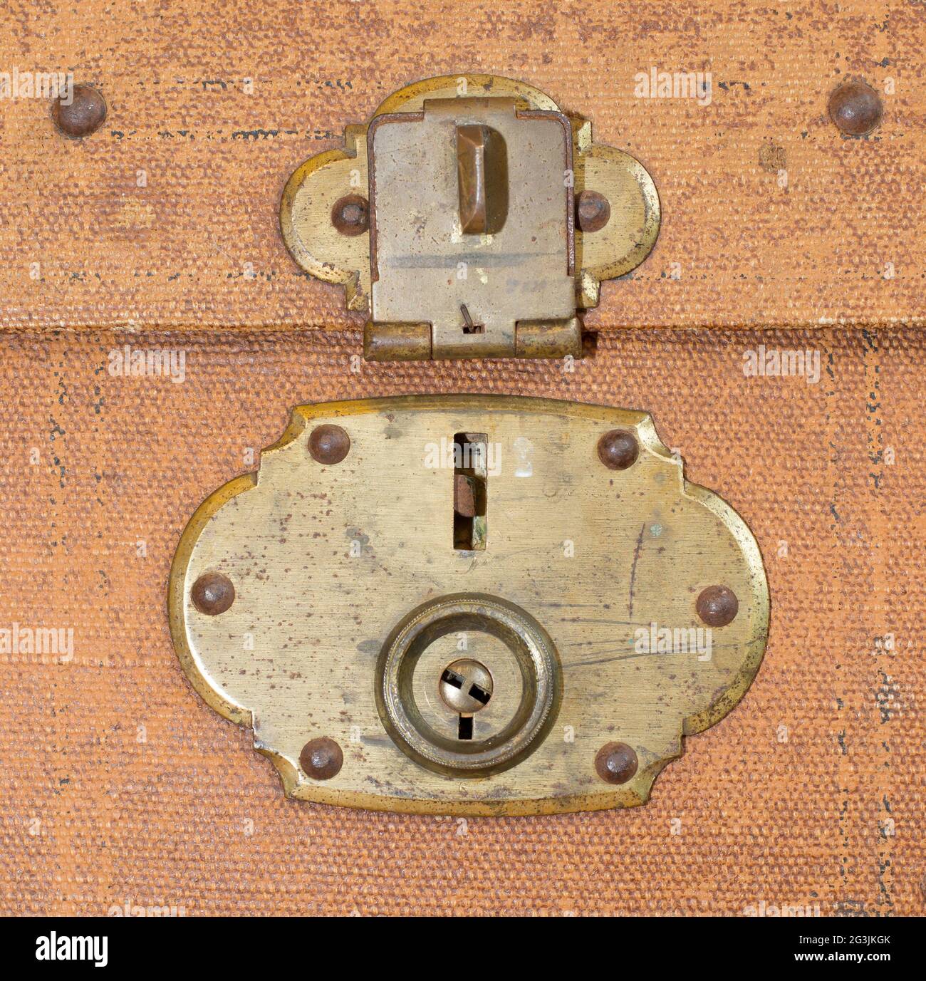 Old canvas trunk lock close up hi-res stock photography and images - Alamy