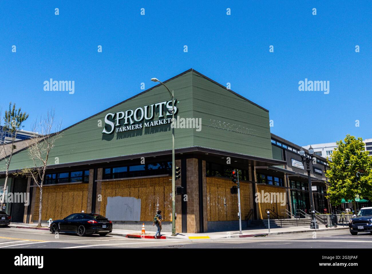 Sprouts logo hi-res stock photography and images - Alamy